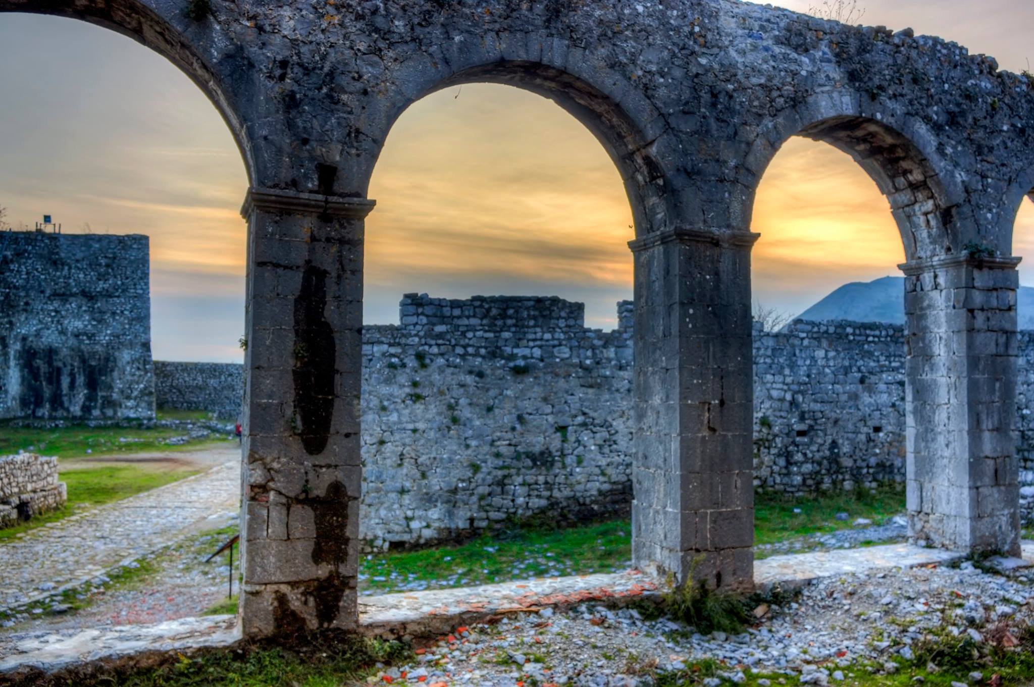 Sunset Rozafa Castle, 2 Hours Trend Tour - Kiri Adventures